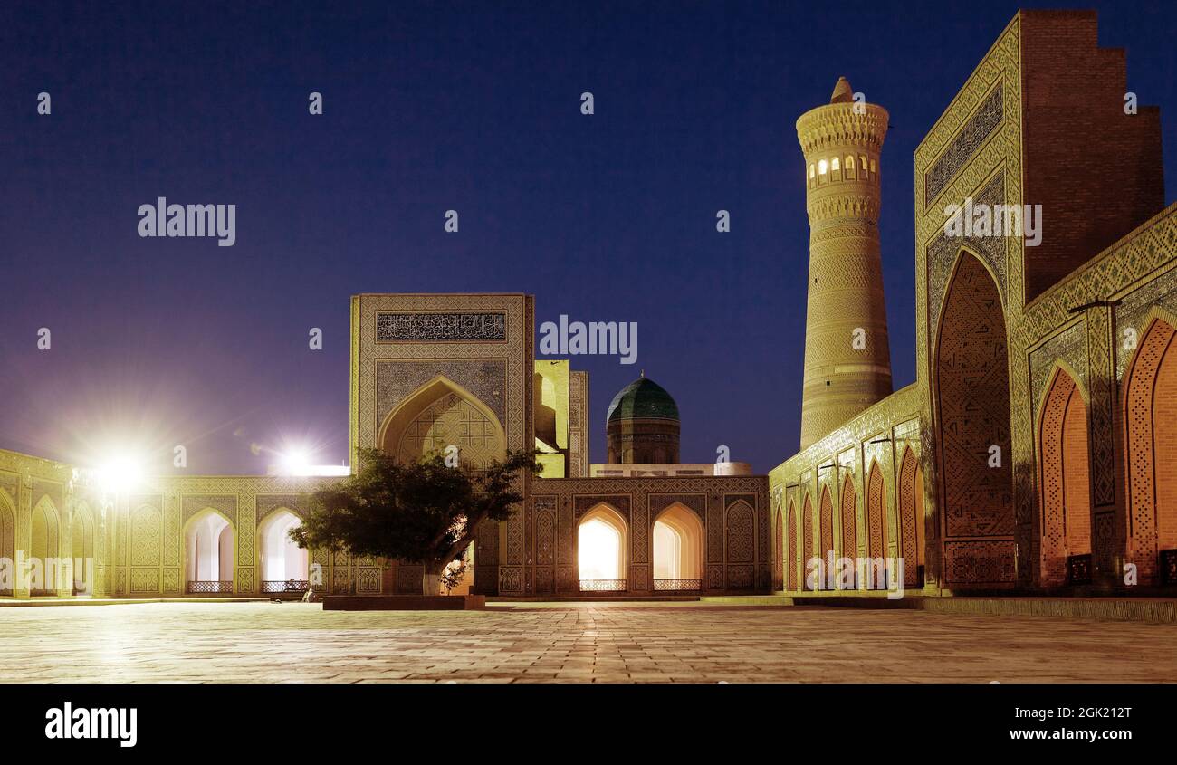 Night view of Kalon mosque and minaret - Bukhara - Uzbekistan Stock Photo - Alamy