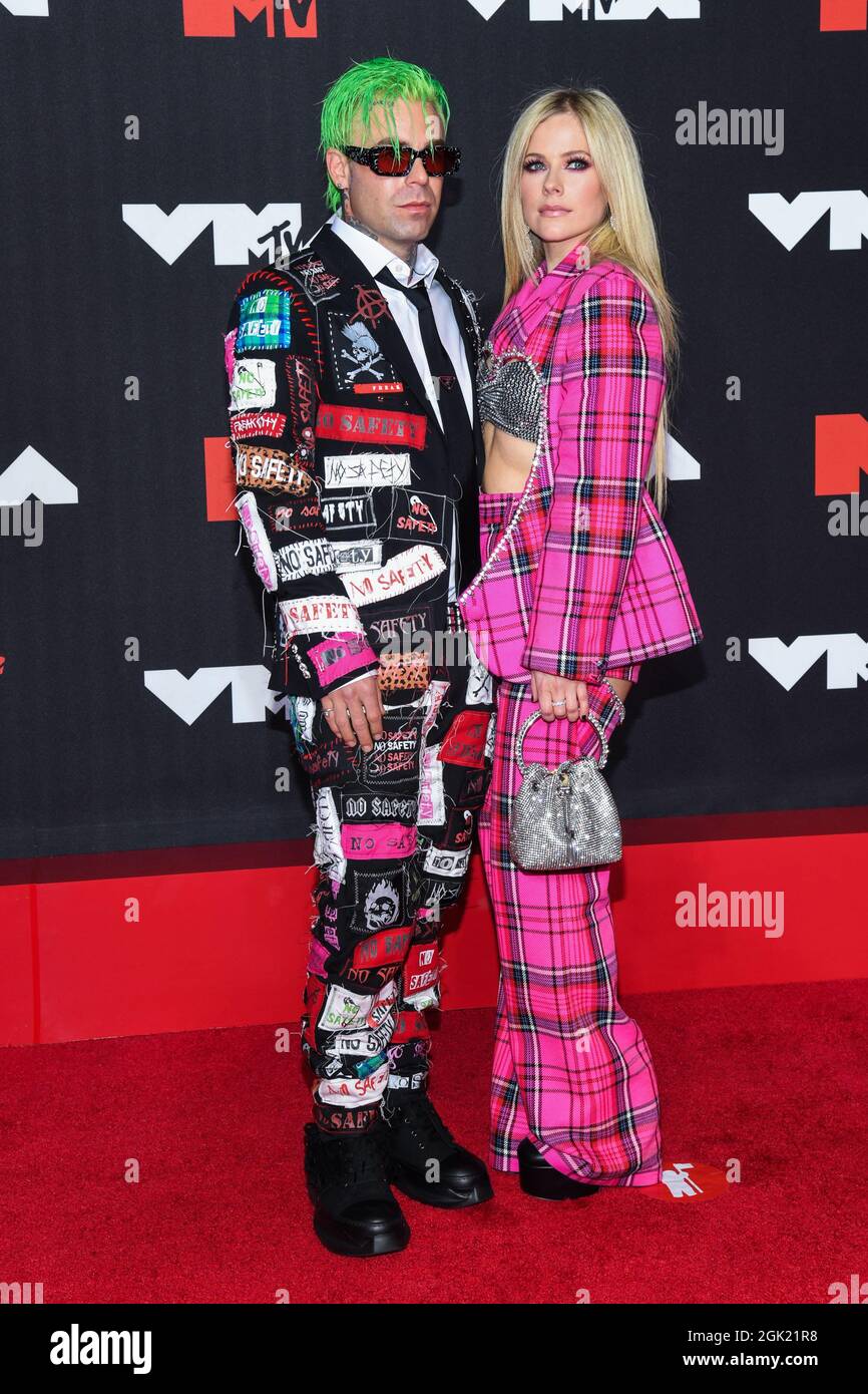 Avril lavigne and mod sun hi-res stock photography and images - Alamy