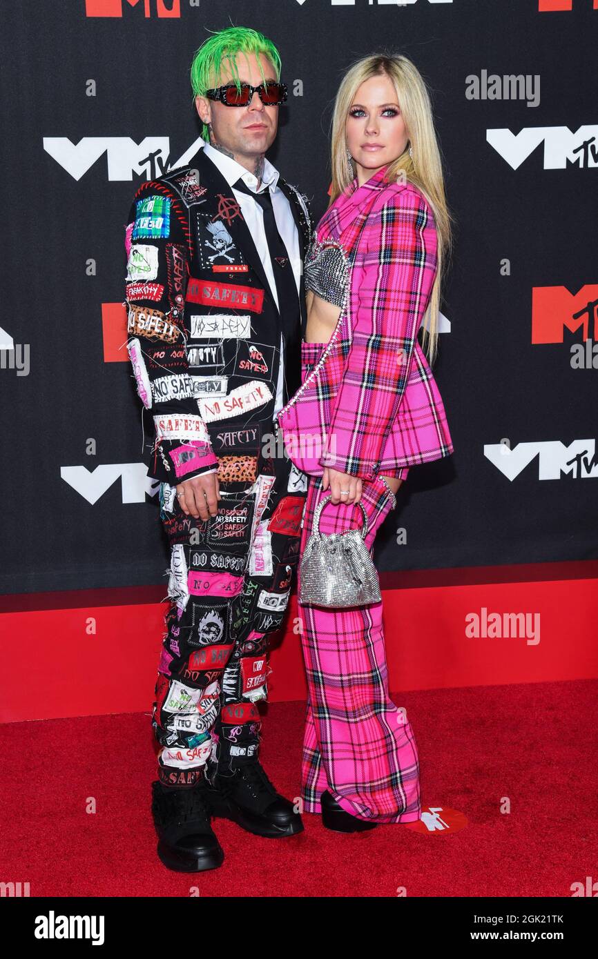 Mod sun avril hi-res stock photography and images - Alamy