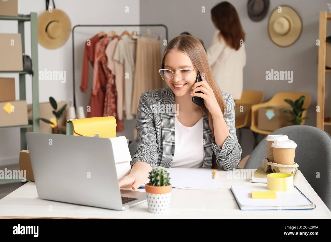 Retail order processing hi-res stock photography and images - Alamy