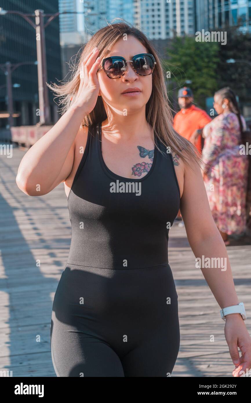 Curve woman hi-res stock photography and images - Alamy