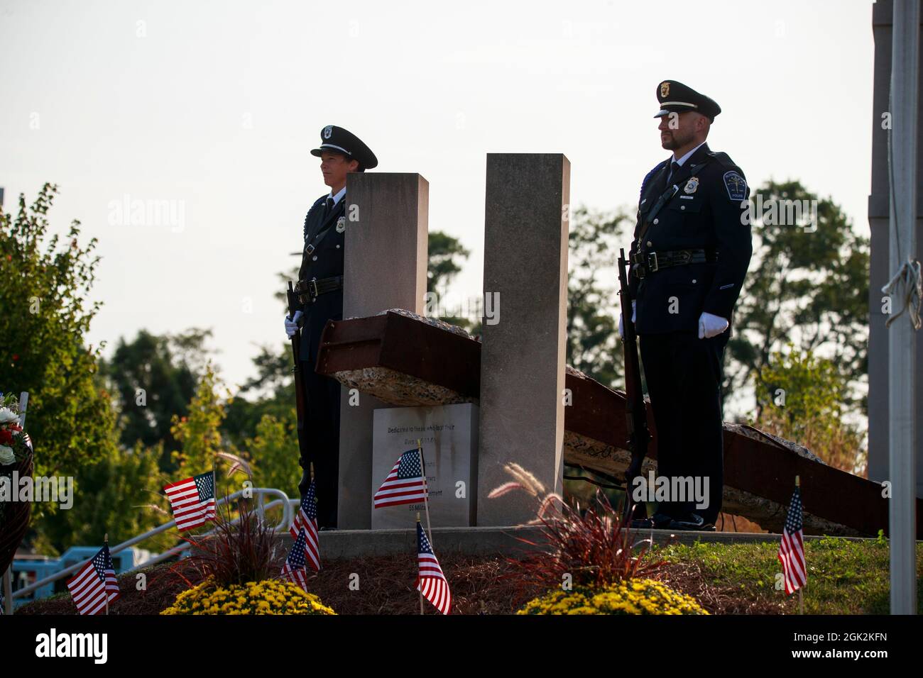 World trade center new york 2000 hi-res stock photography and images ...