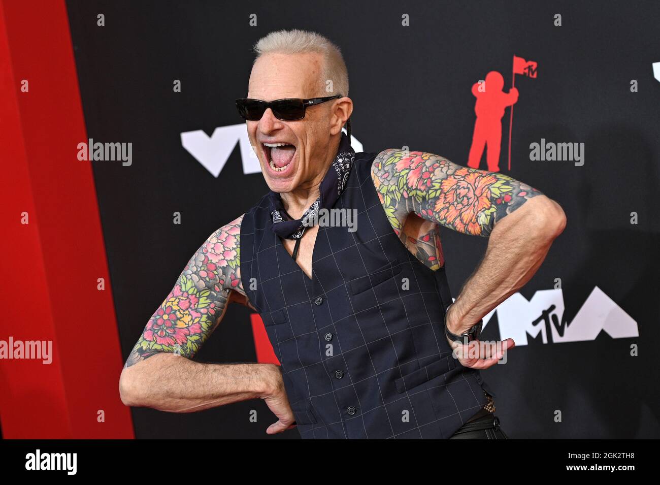 David Lee Roth walks the red carpet at the 2021 MTV Video Music Awards ...