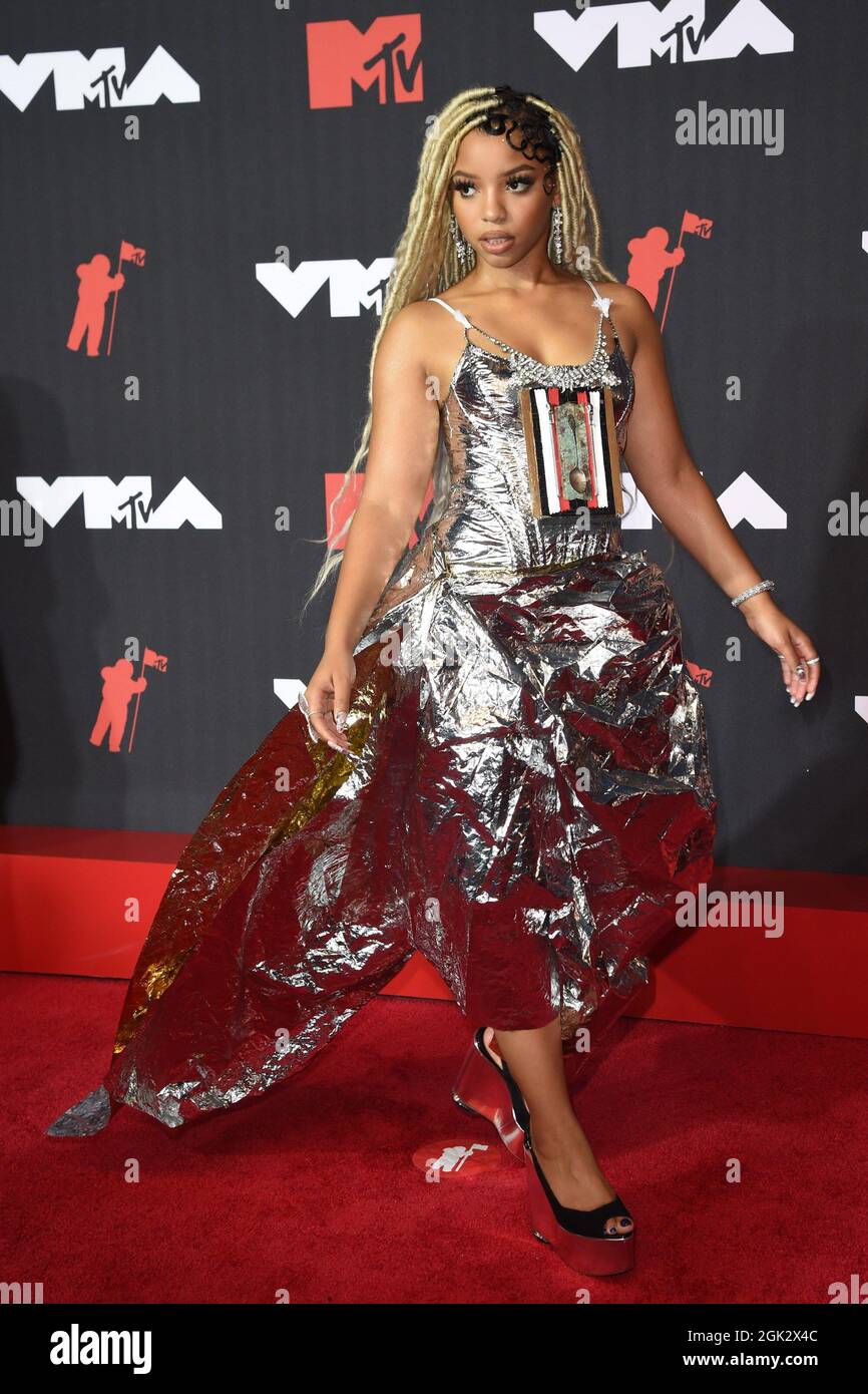 Chloe bailey vma hi-res stock photography and images - Alamy