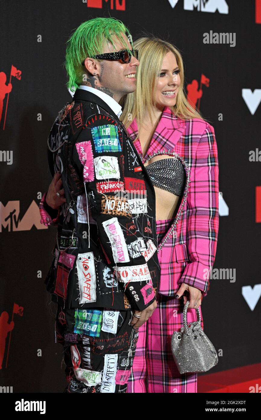 Avril lavigne and mod sun hi-res stock photography and images - Alamy