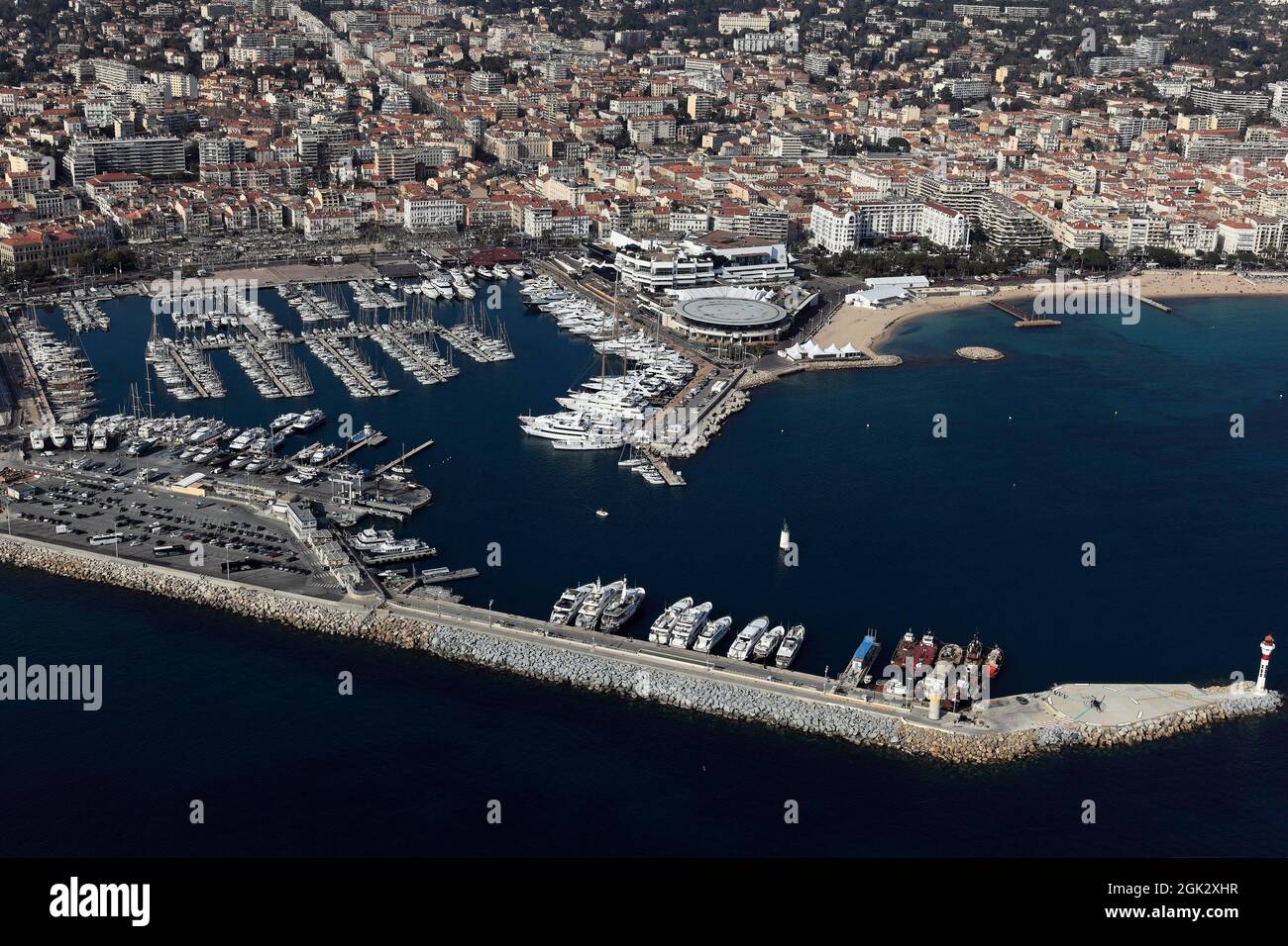 Cannes old vieux port french hi-res stock photography and images - Alamy