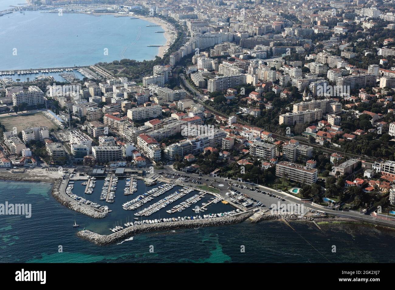 FRANCE 06 (ALPES-MARITIMES) PORT OF CANNES-MOURE ROUGE Stock Photo - Alamy