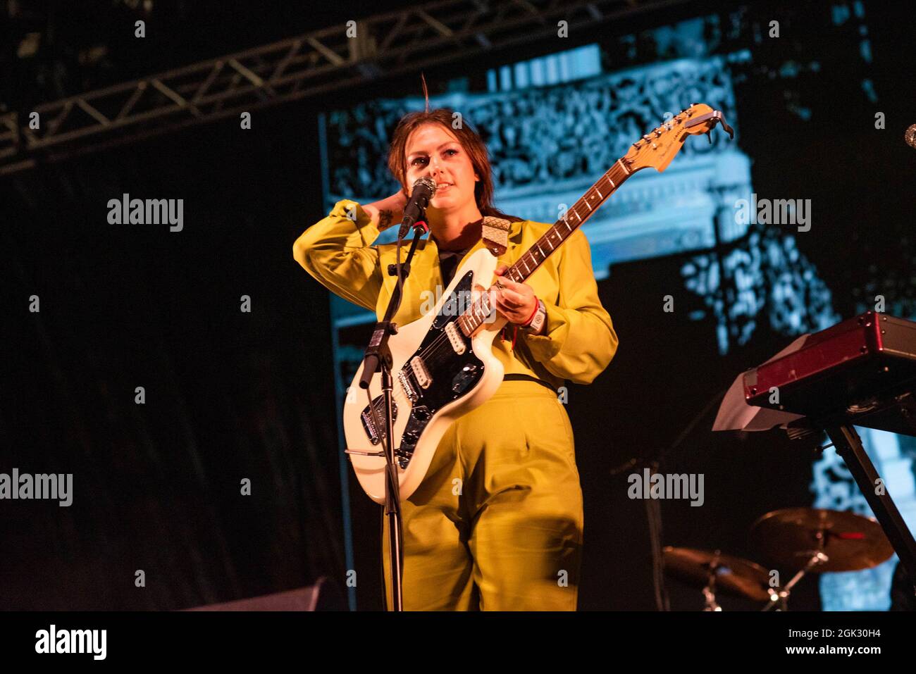 Angel olsen 2021 hi-res stock photography and images - Alamy