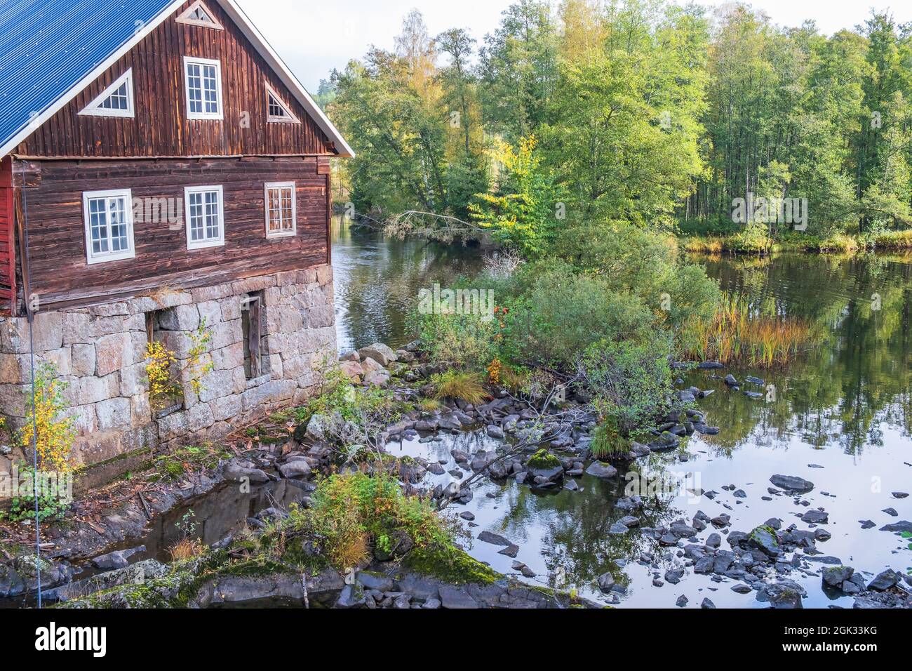 Wood water mill hi-res stock photography and images - Alamy