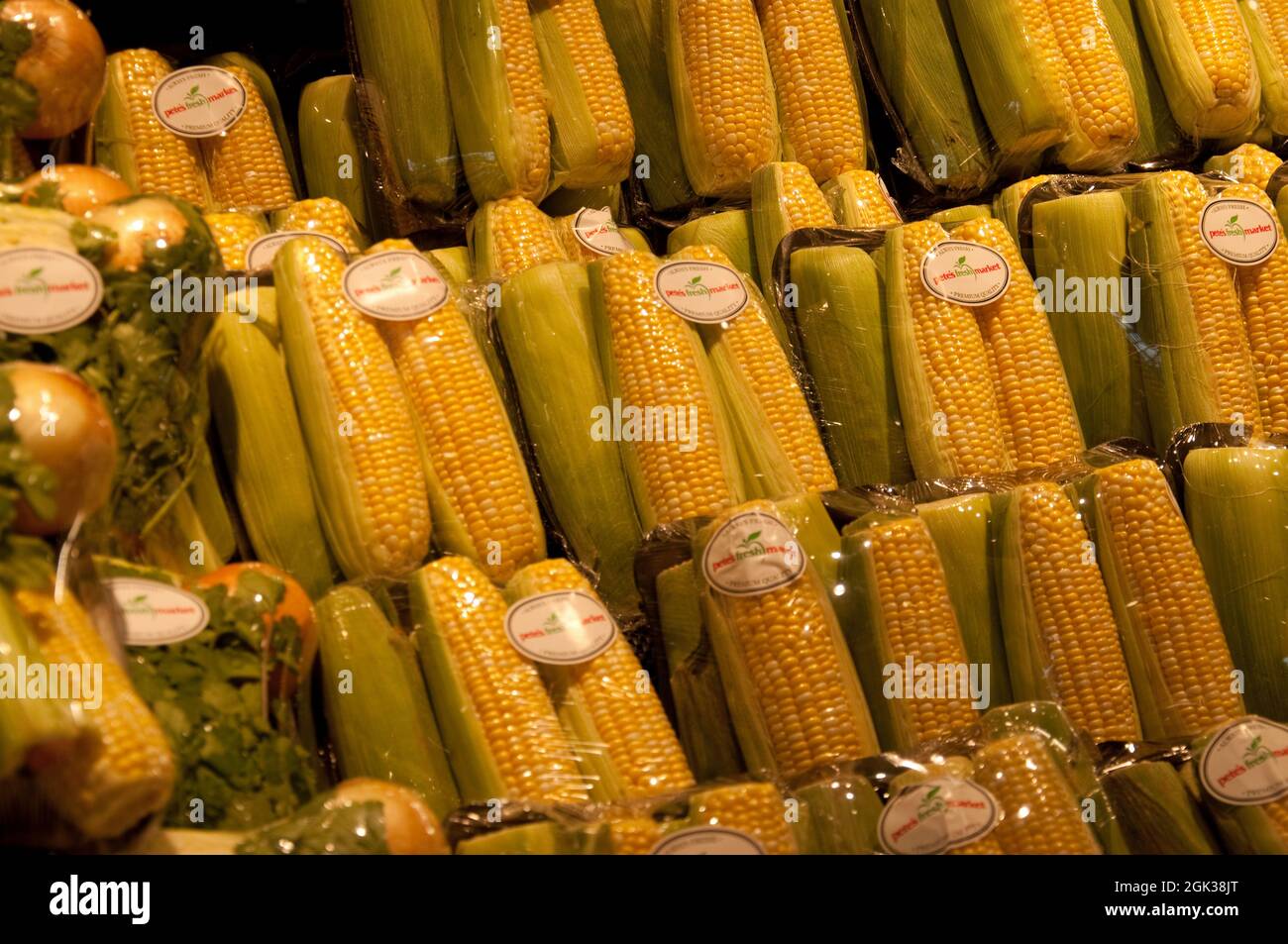 Corn cobs, Fruit and Vegetable Section, Supermarket, Chicago, Illinois ...