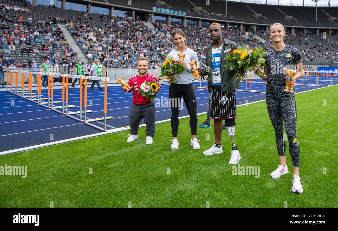 Manu stand hi-res stock photography and images - Alamy