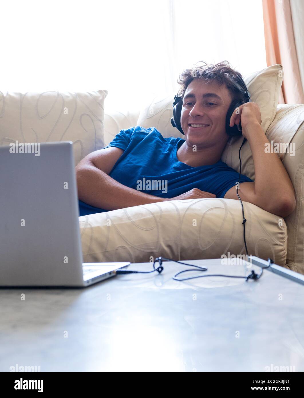 Student watching the monitor hi-res stock photography and images - Alamy