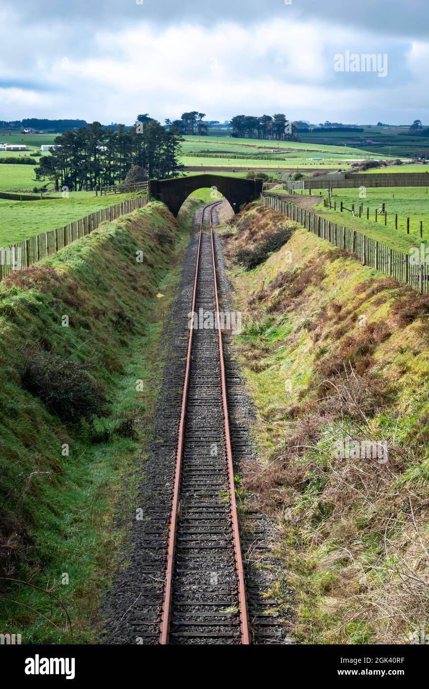 Line and arch hi-res stock photography and images - Alamy