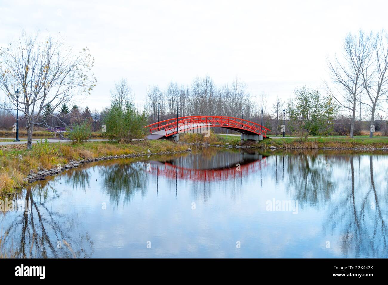Steel arch bridge over lake hi-res stock photography and images - Alamy