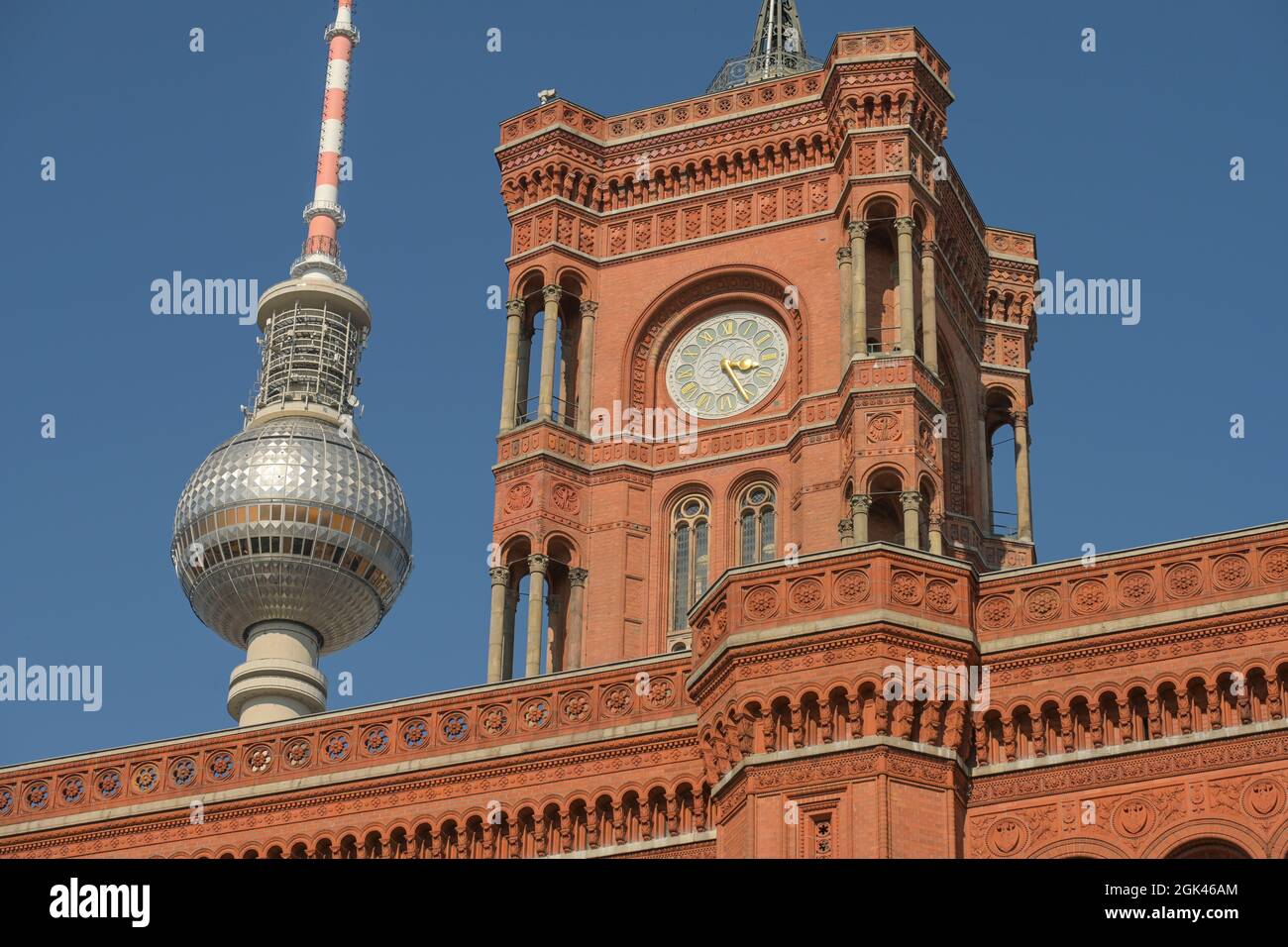 Berliner rotes rathaus hi-res stock photography and images - Alamy