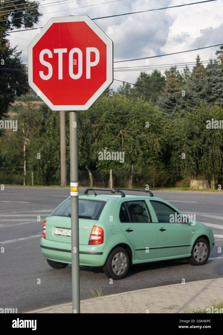 Stop sign car hi-res stock photography and images - Alamy