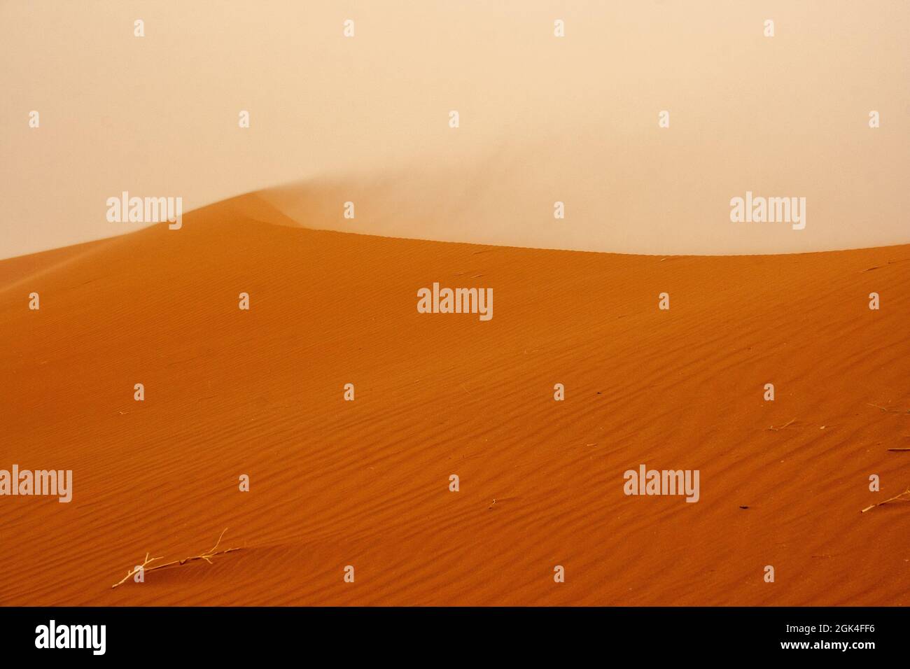 Sahara sandstorm hi-res stock photography and images - Alamy