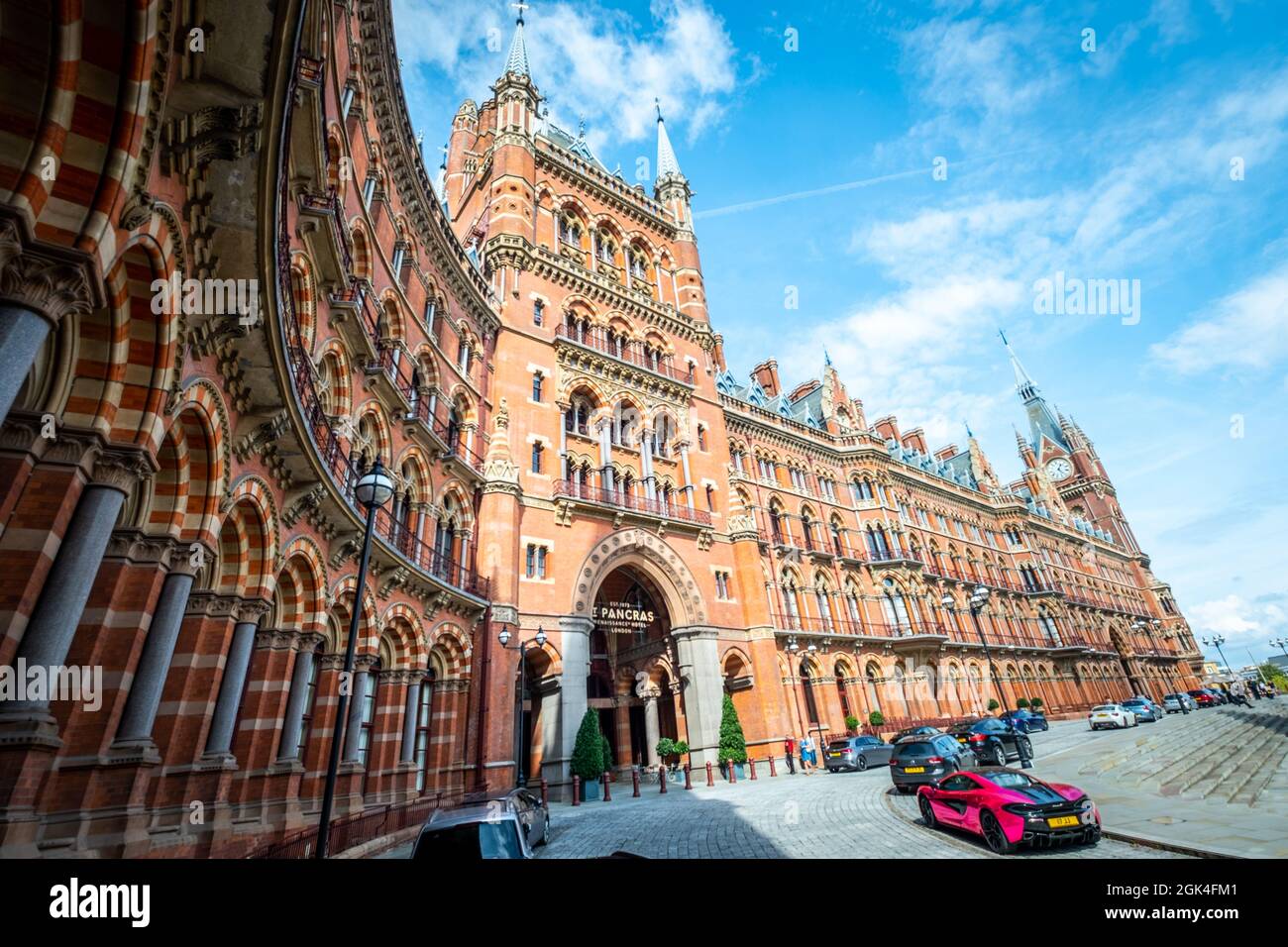 Kings cross st pancras station hi-res stock photography and images - Alamy