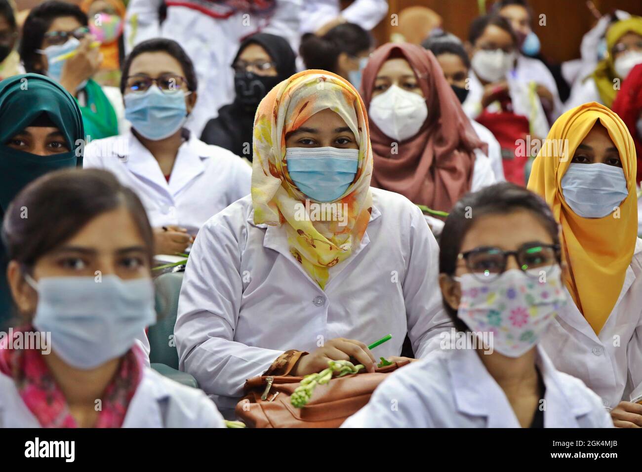 Mbbs student hi-res stock photography and images - Alamy