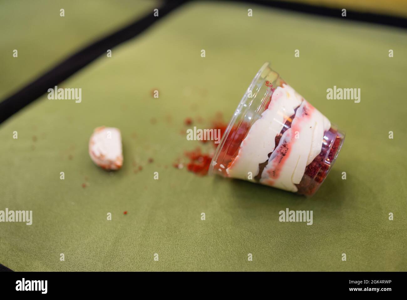 Dropped cake on floor hi-res stock photography and images - Alamy