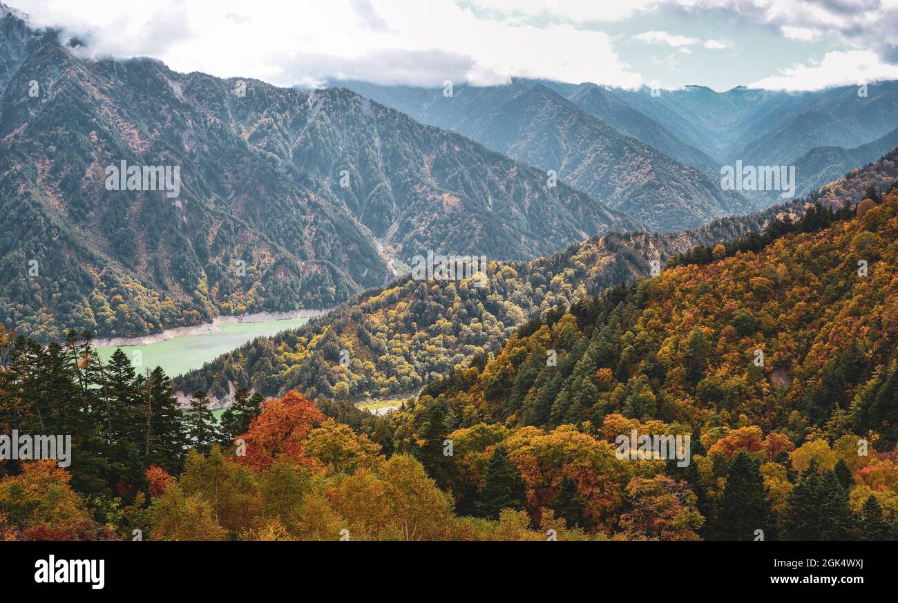 Beautiful mountain scenery near Kurobe Dam Tourist Site in autumn ...