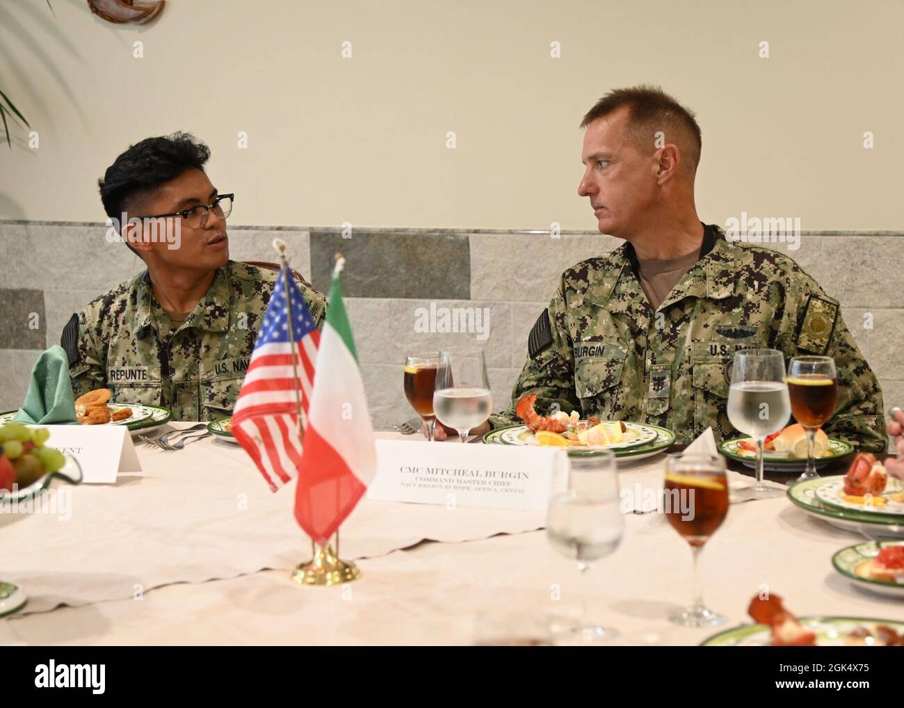 Naval supply systems command master chief hi-res stock photography and ...