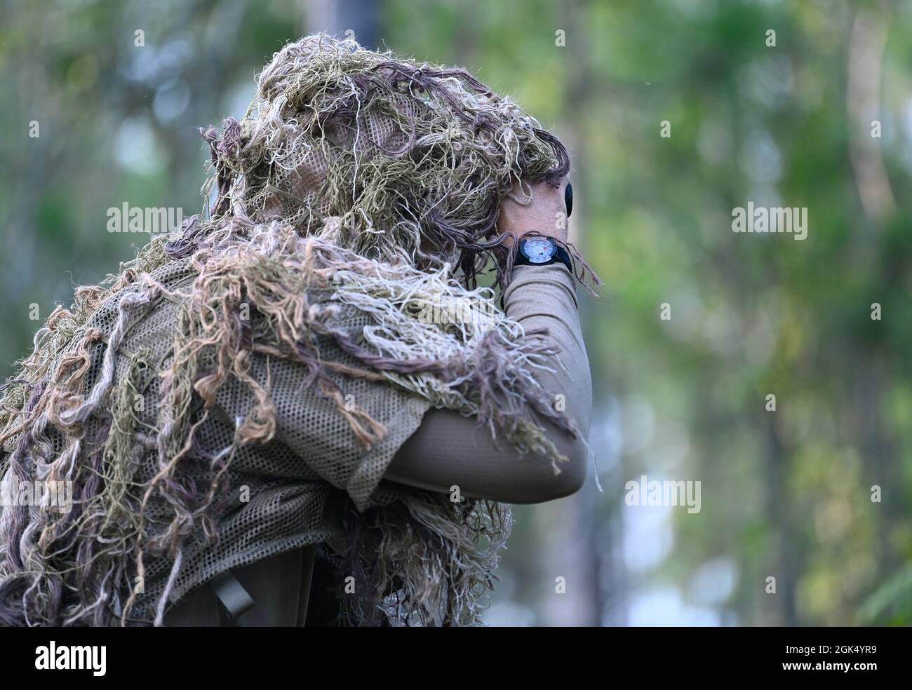 A student assigned to the U.S. Army John F. Kennedy Special Warfare ...