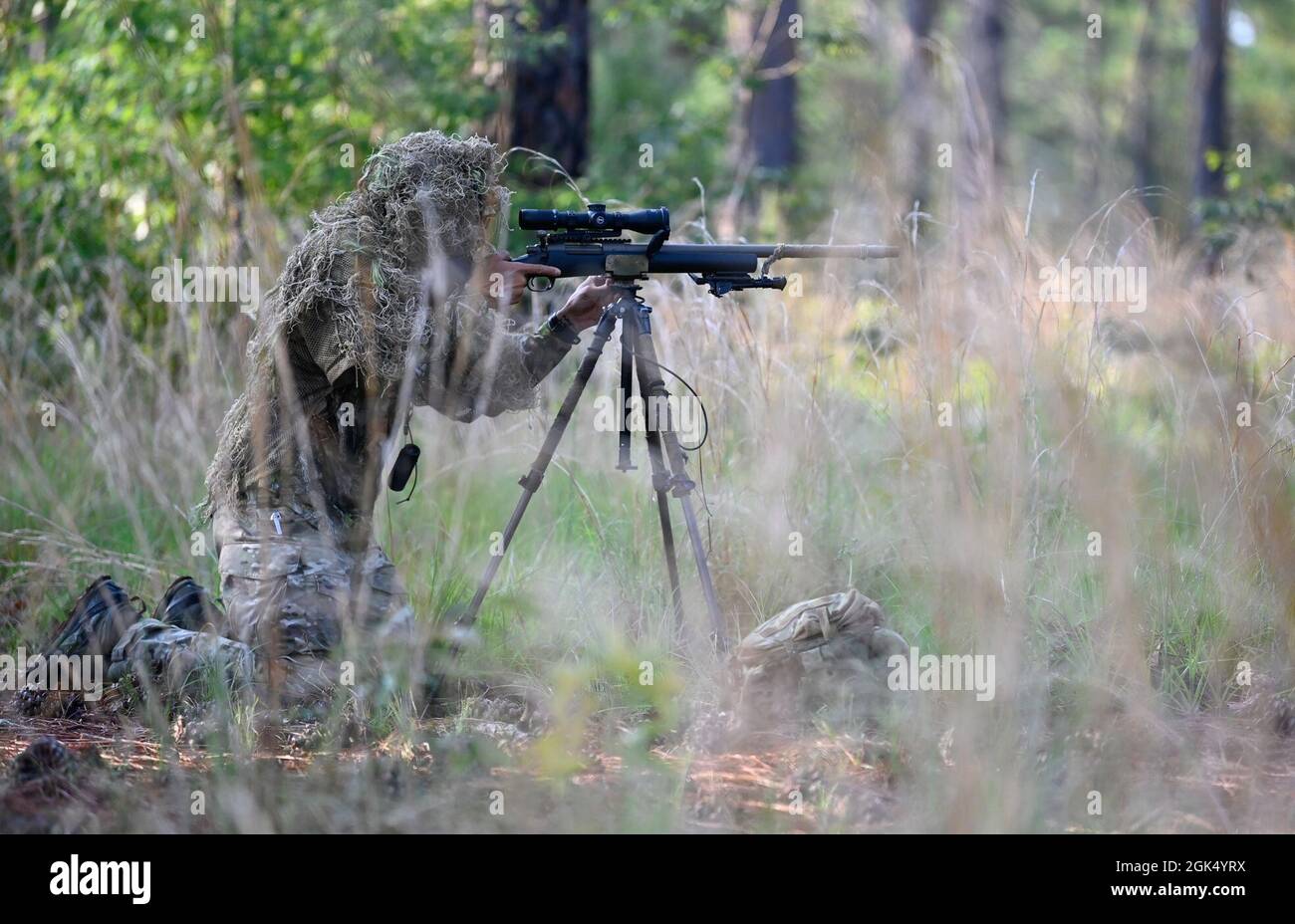 A student assigned to the U.S. Army John F. Kennedy Special Warfare ...