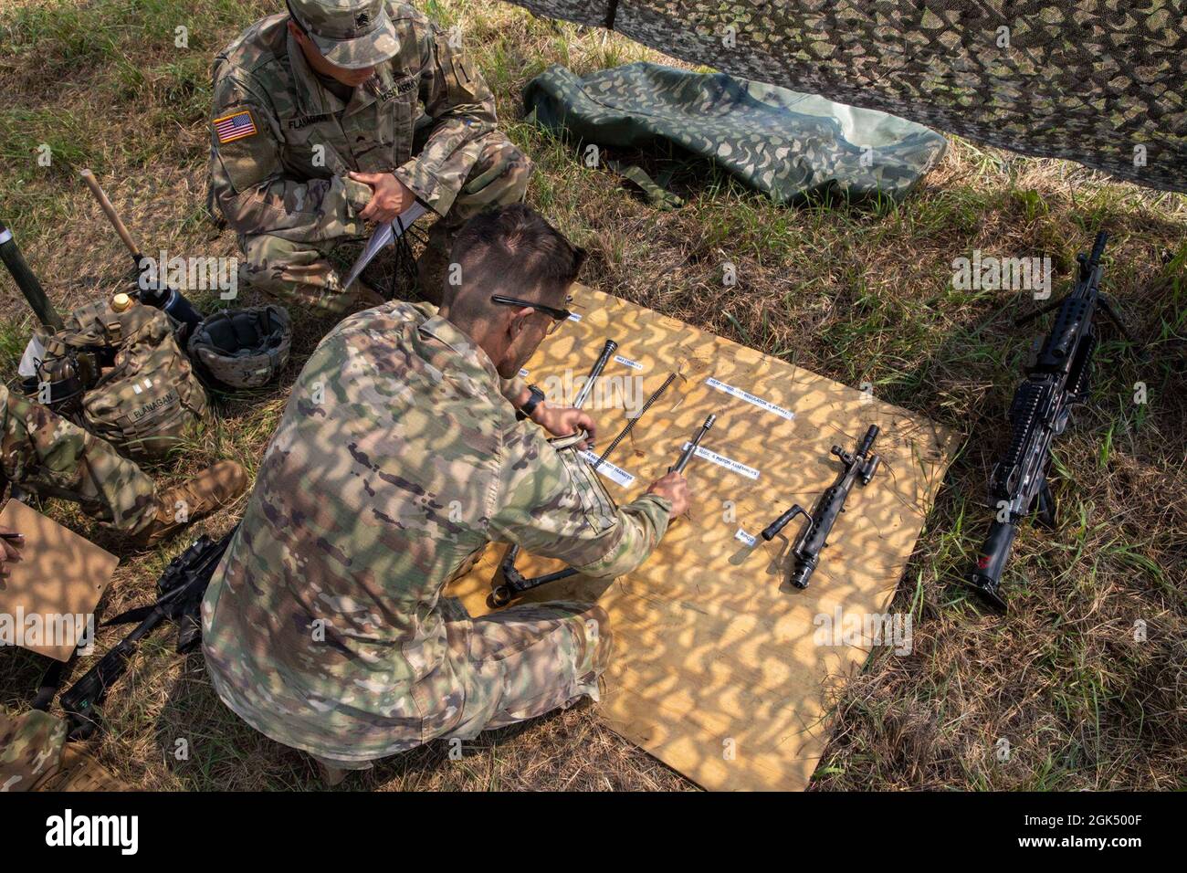 M249 saw squad automatic weapon hi-res stock photography and images - Alamy