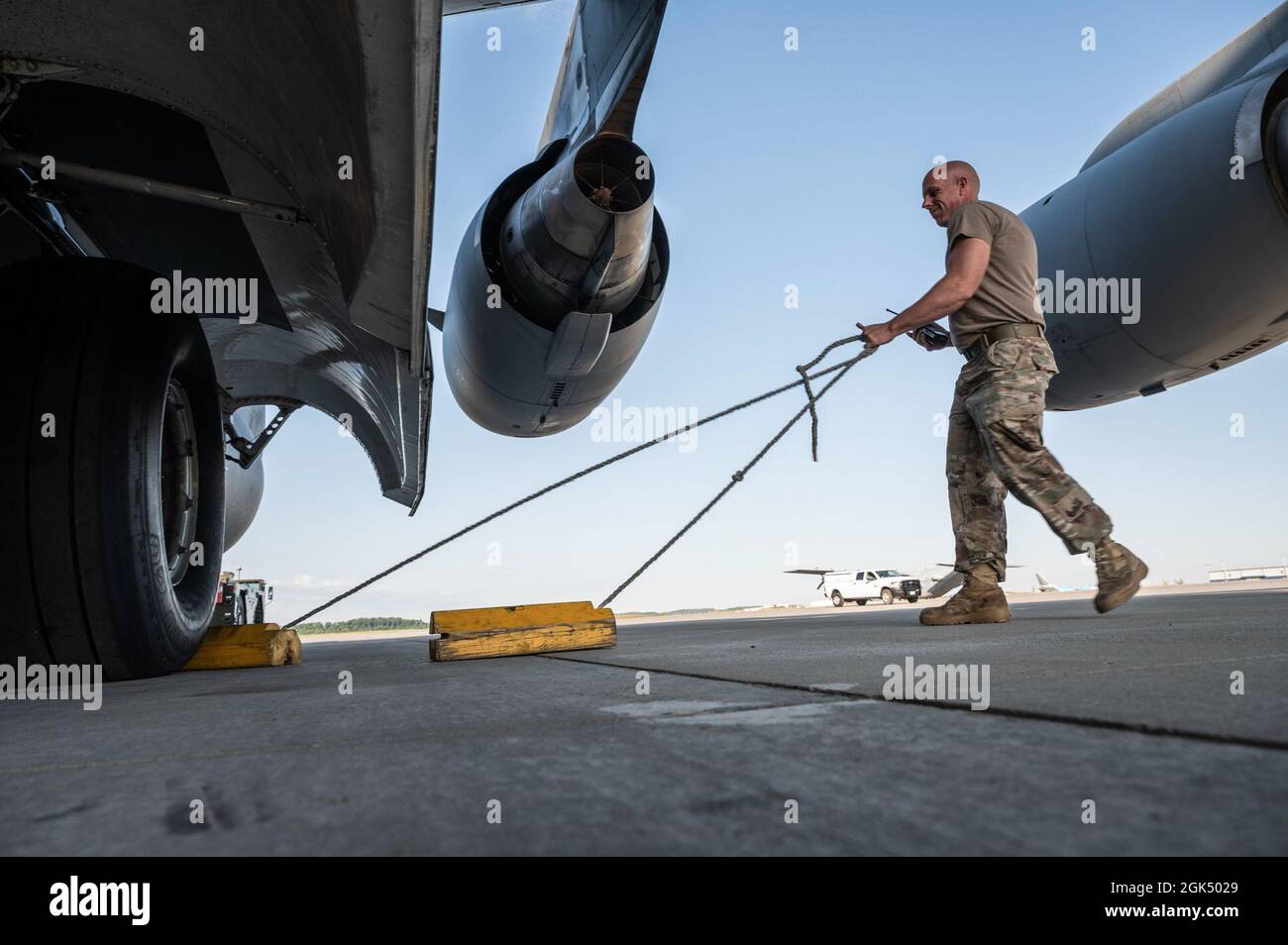 Master Sgt. Darren Mcfarlane, 911th Aircraft Maintenance Squadron crew ...