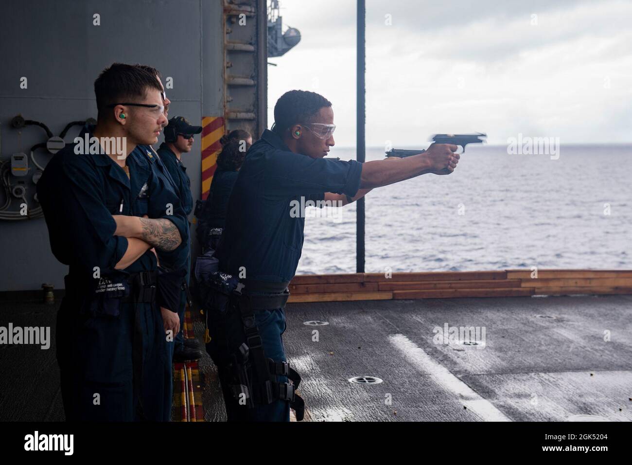Uss bismarck sea hi-res stock photography and images - Alamy