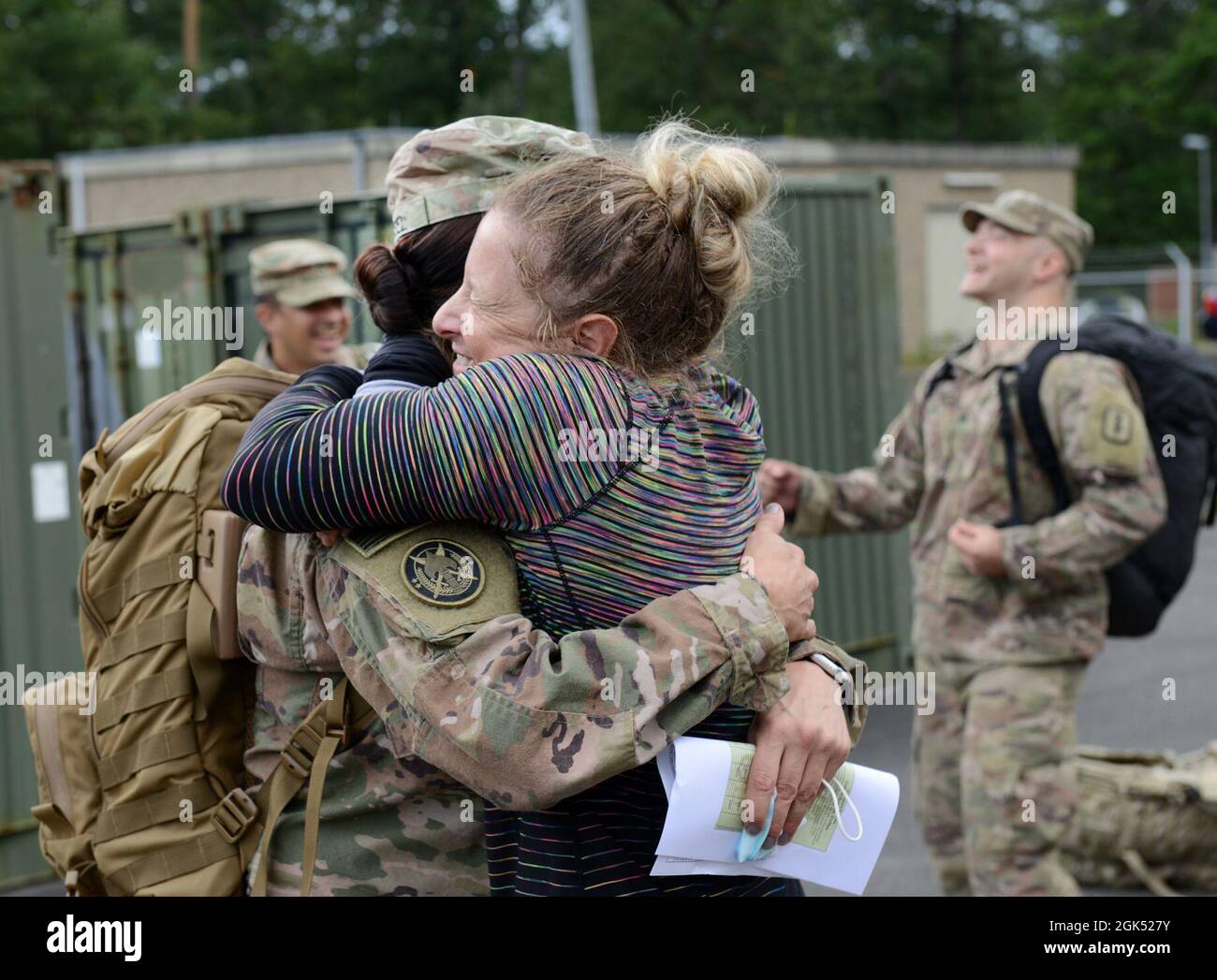 U.S. Army Col. Christina Hahn (right) welcomes home Cpt. Jennifer ...