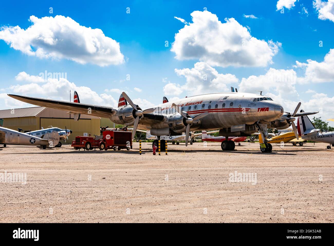 Lockheed c 69 constellation hi-res stock photography and images - Alamy