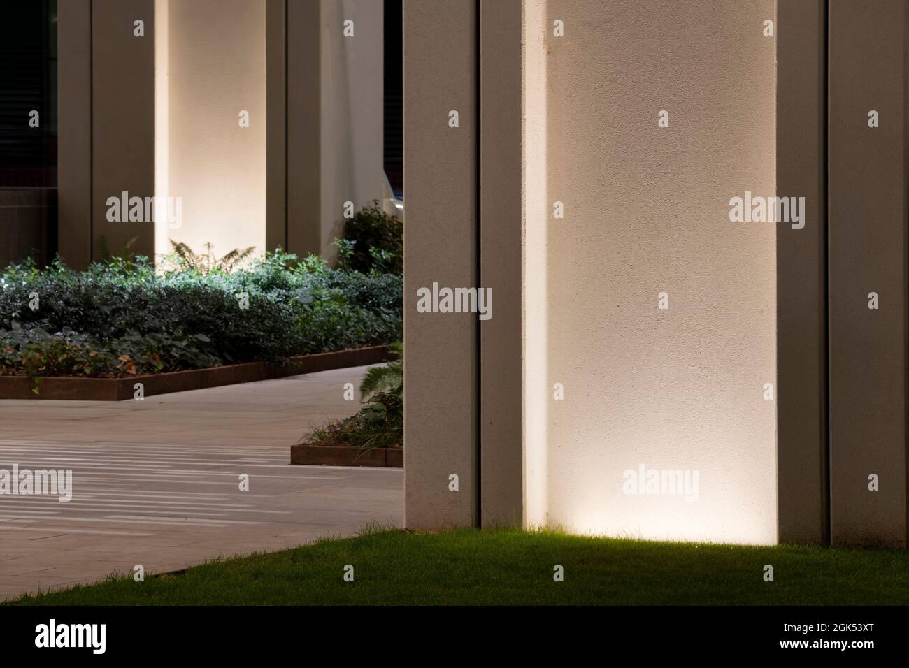 Public realm lighting hi-res stock photography and images - Alamy