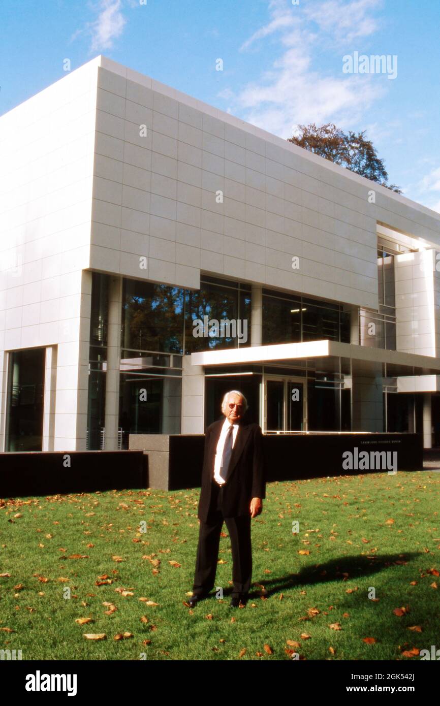 Architekt Richard Meier vor dem Museum Frieder Burda in Baden-Baden ...