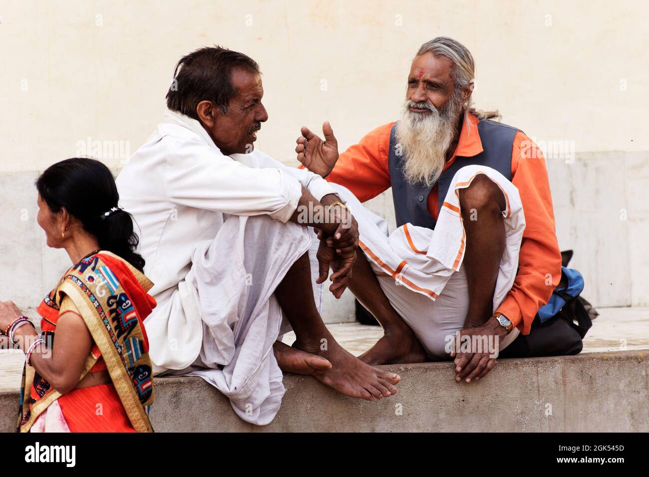 Indian conversation hi-res stock photography and images - Alamy