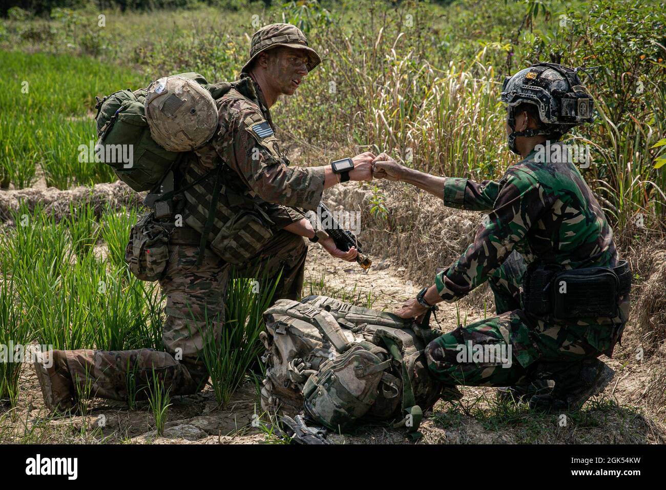 U.S. Army Soldiers with the 82nd Airborne Division and Tentara Nasional ...
