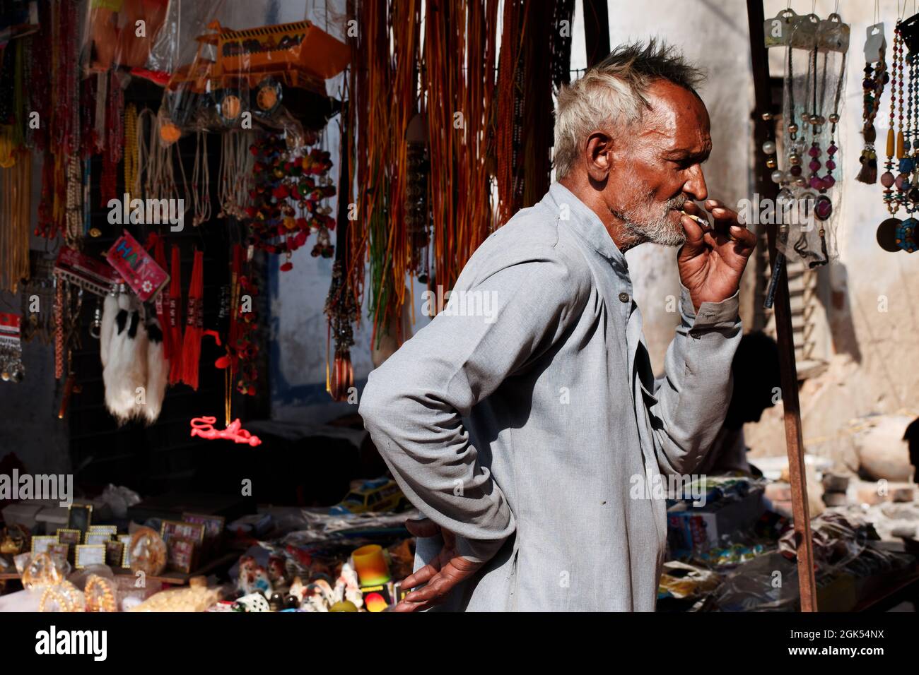 Indian man standing hi-res stock photography and images - Alamy