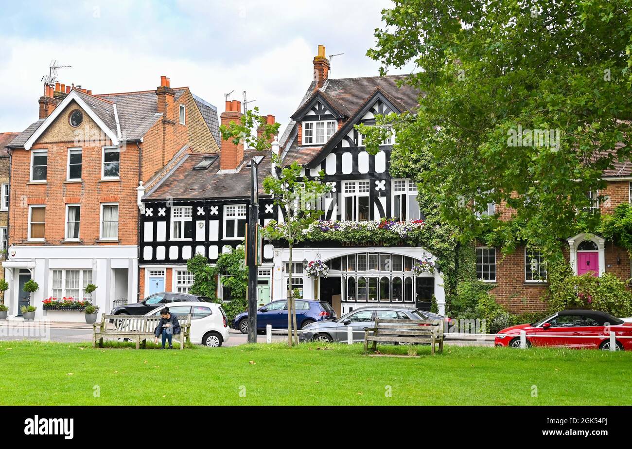 London kew green england hi-res stock photography and images - Alamy