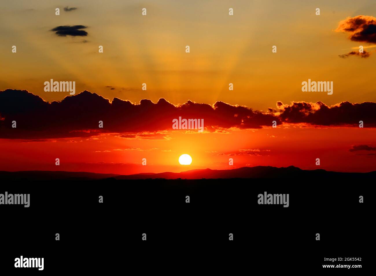 Skyline and sun landscape hi-res stock photography and images - Alamy