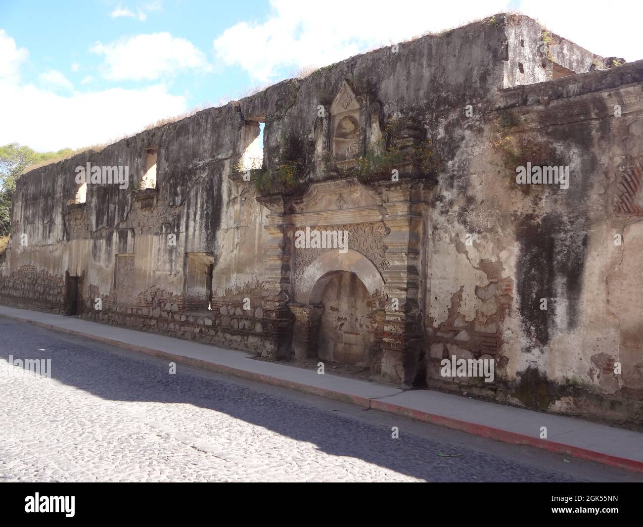Destroyed buildings in the city of Antigua, Guatemala Stock Photo - Alamy