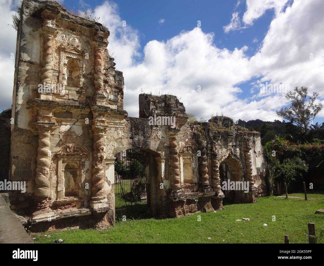 Destroyed buildings in the city of Antigua, Guatemala Stock Photo - Alamy