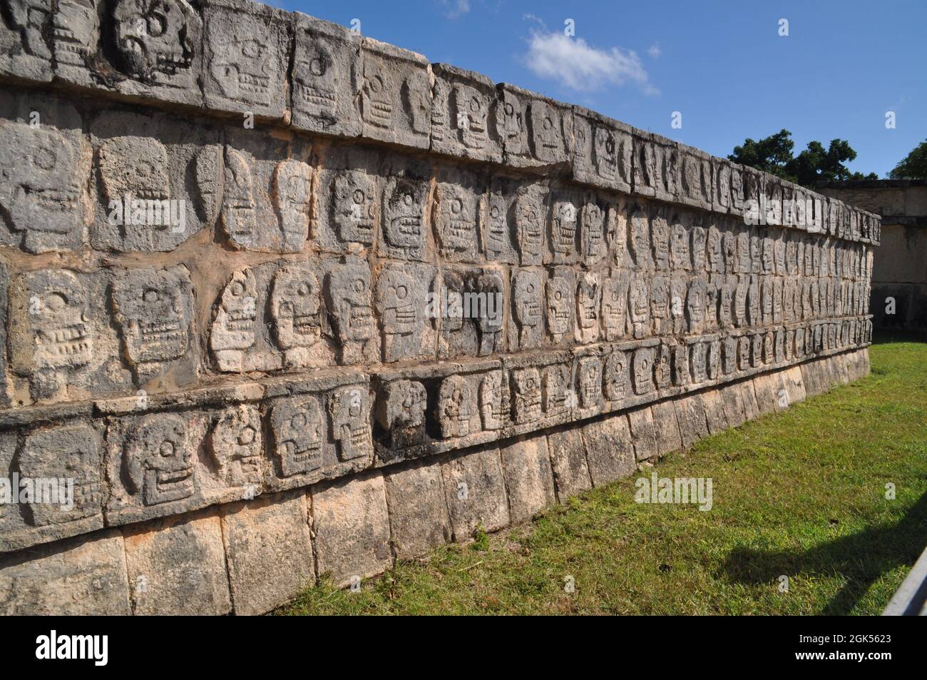 Temple at the Chichen Itza archaeological site, Mexico Stock Photo - Alamy