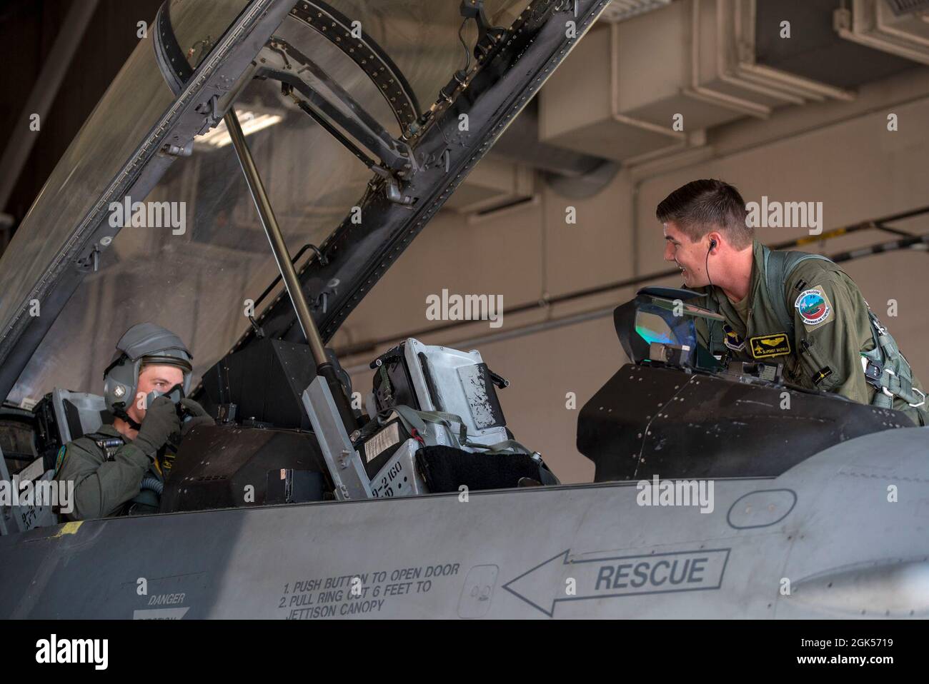 Familiarization flight hi-res stock photography and images - Alamy