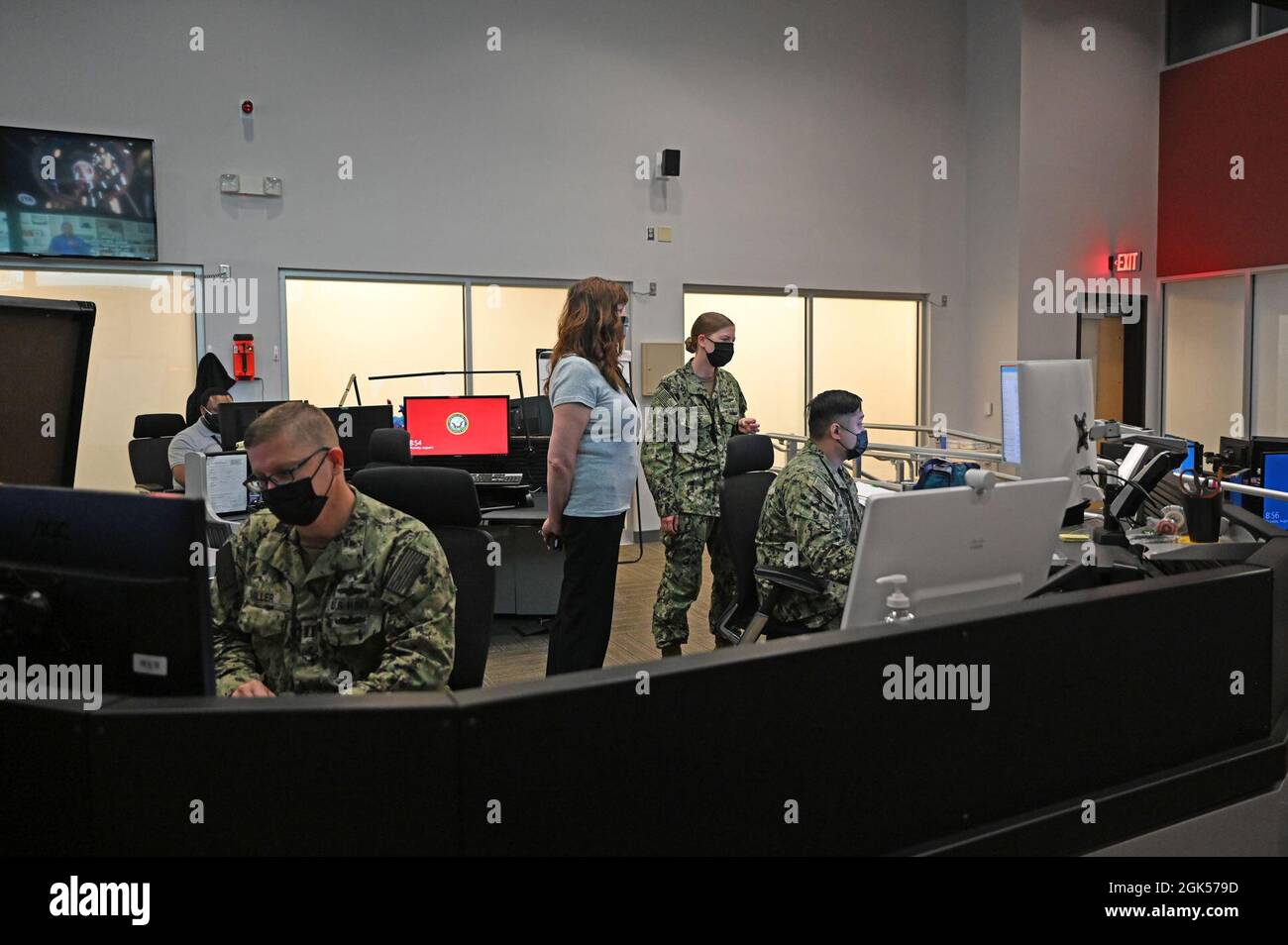 210805-N-HN101-0013 (SUFFOLK, Va.) - Susan Miller, middle left, Navy ...
