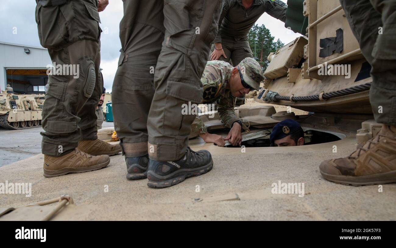 "Burt's Knights" Soldiers from the 3rd Battalion, 66th Armored Regiment ...
