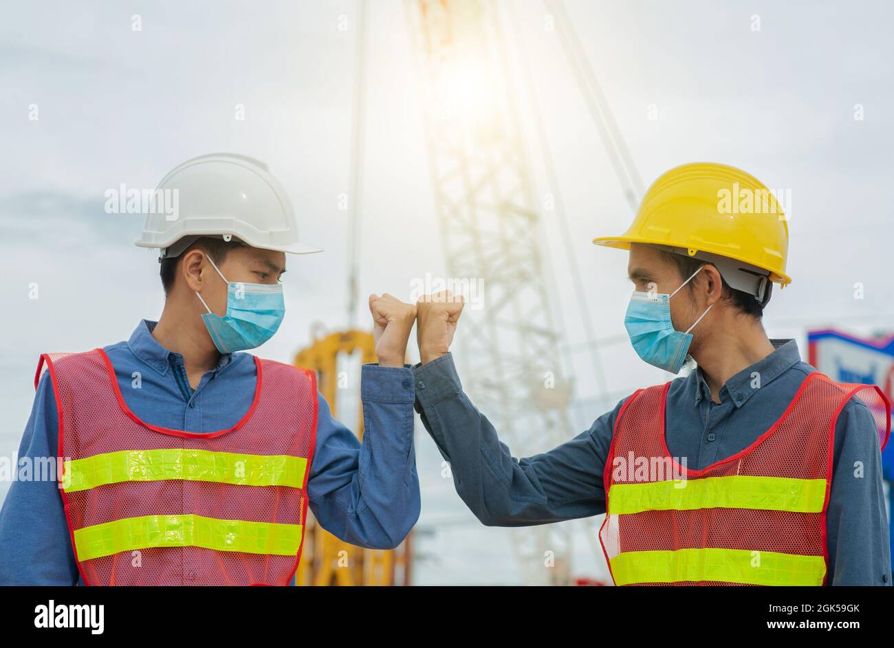Team hand shake hi-res stock photography and images - Alamy