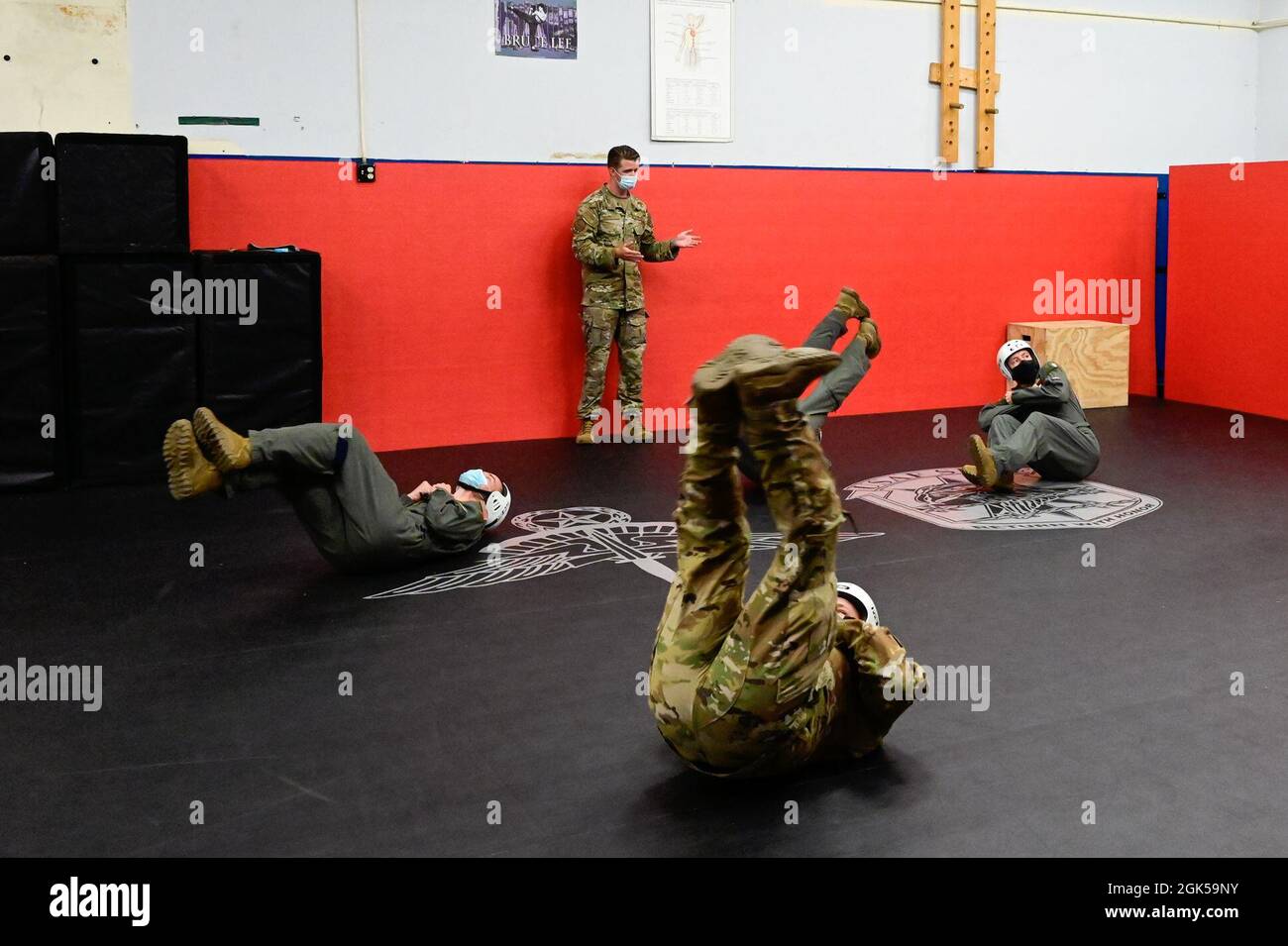 Practice landing falls hi-res stock photography and images - Alamy