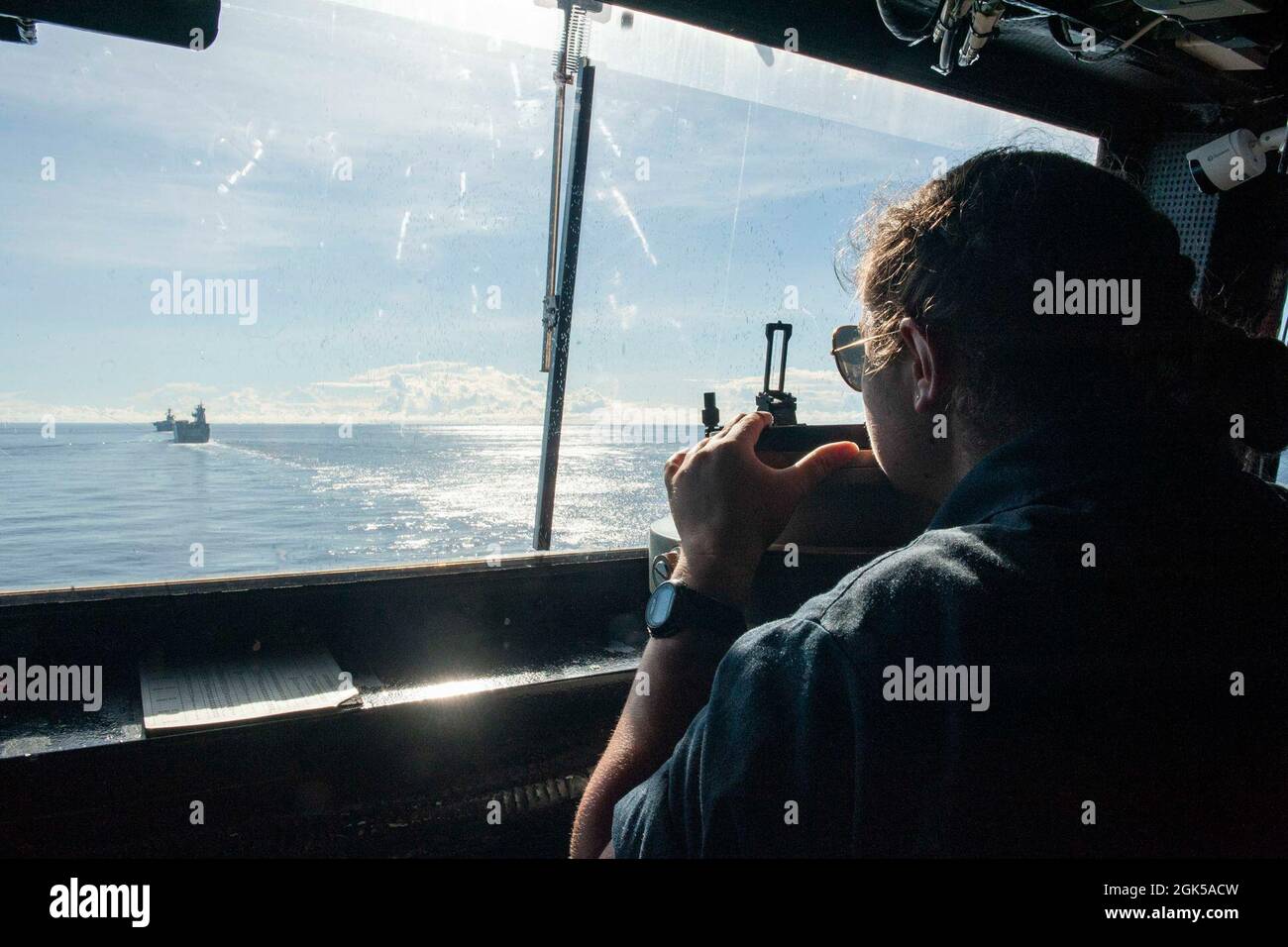 Matthew perry west wing hi-res stock photography and images - Alamy