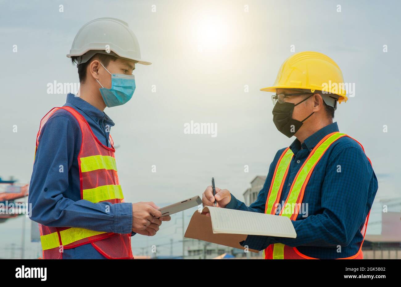 Team Engineer do Job on site construction, Architecture teamwork Stock ...